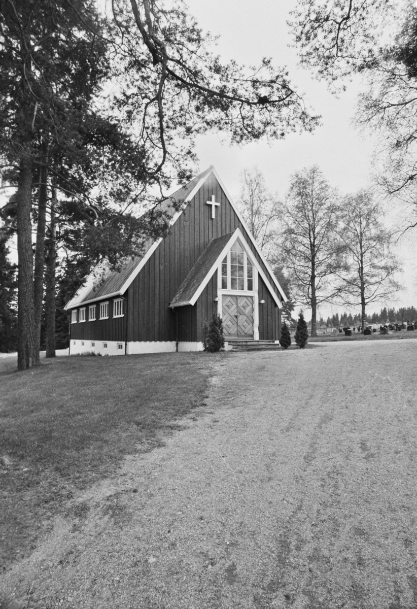 Bilder av Aurskog kapell (interiør og eksteriør). Aurskog kapell er ... Bilder av Aurskog kapell (interiør og eksteriør). Aurskog kapell er ...