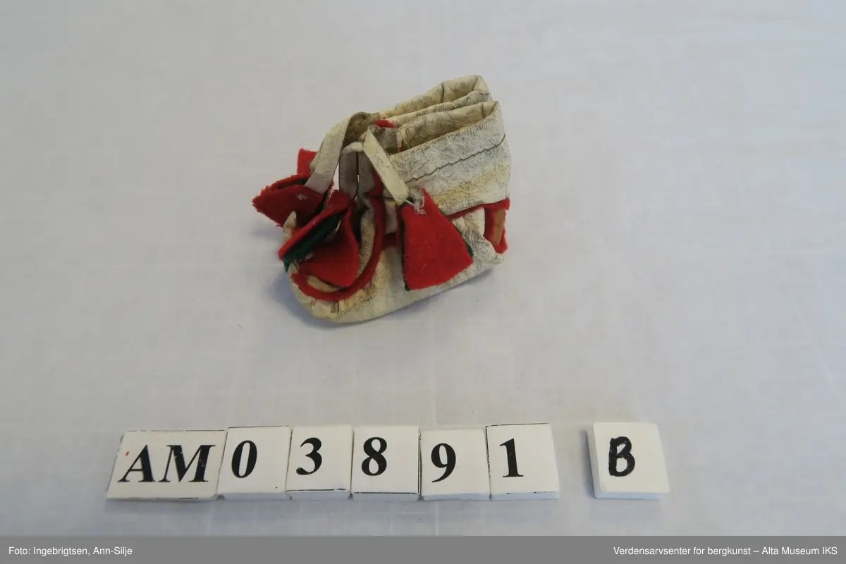 Leketøy - Verdensarvsenter for bergkunst – Alta Museum IKS / DigitaltMuseum