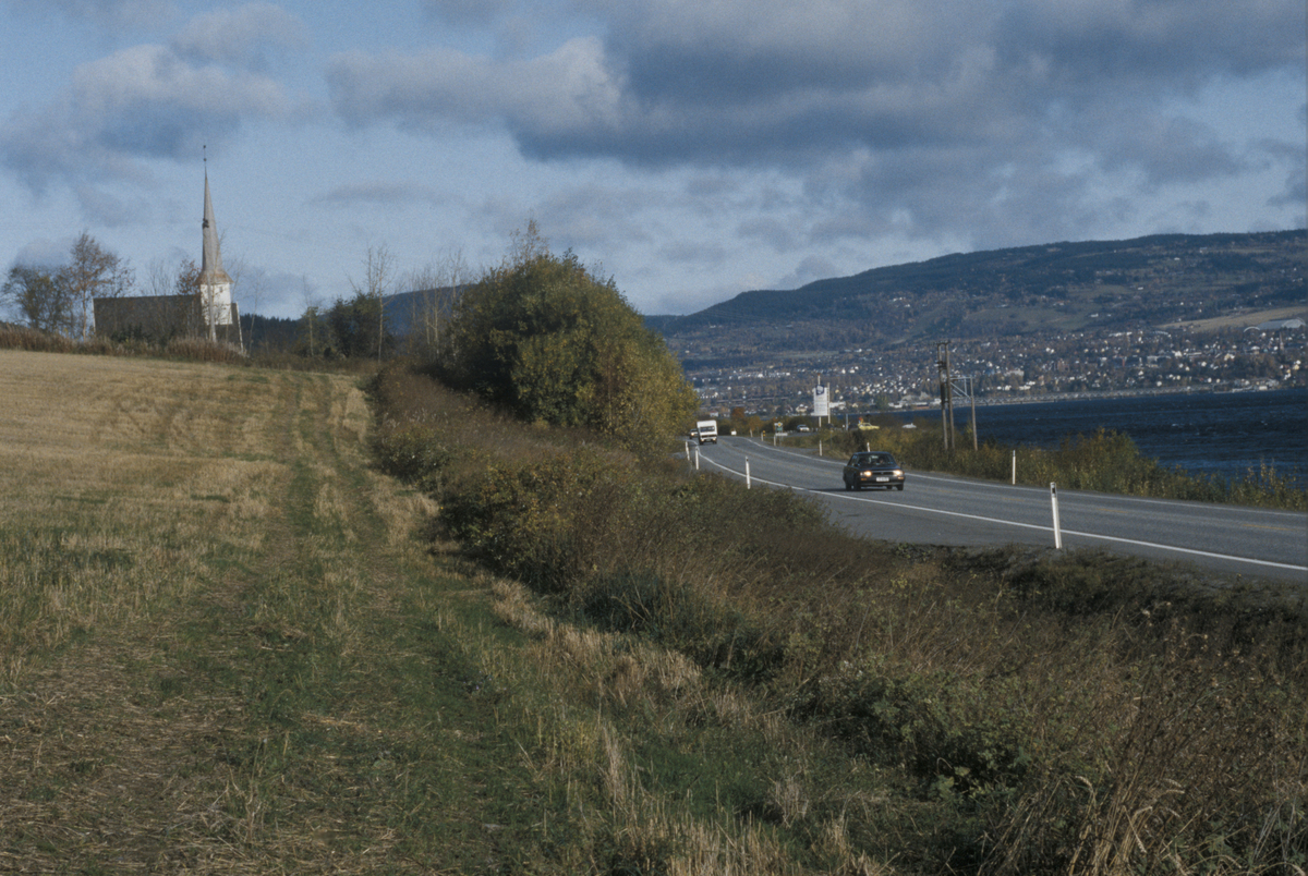 Lillehammer, Vingrom, E.6, Vingrom kirke i bakgrunn, Mjøsa, ny lokalveg ...