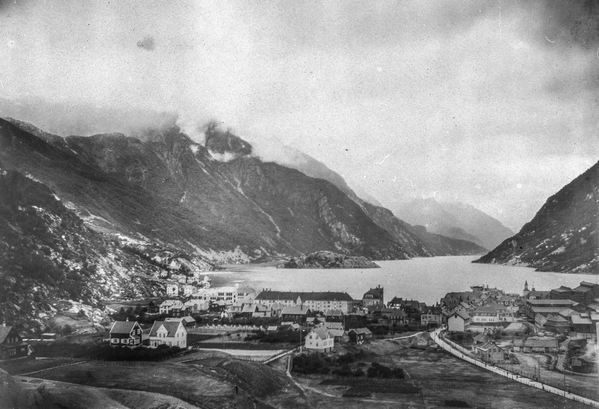 Odda sentrum sett mot nord. - Kraftmuseet / DigitaltMuseum