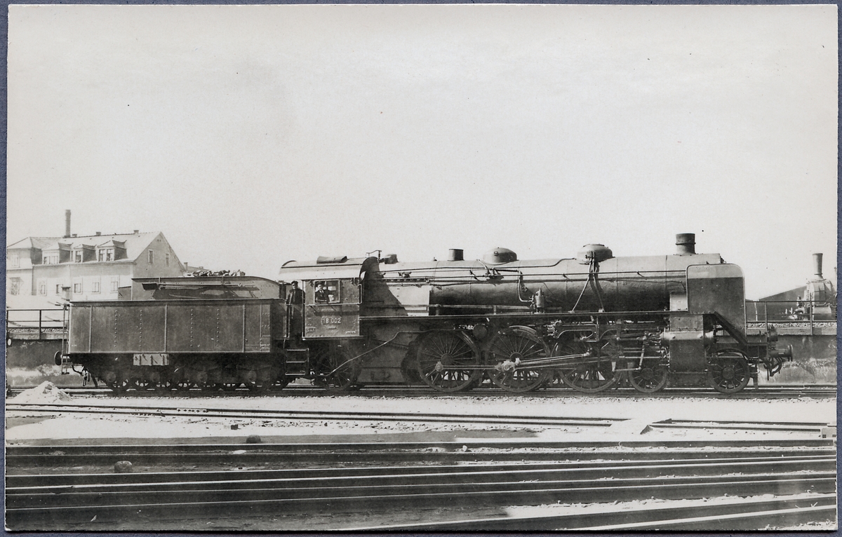 Deutsche Reichsbahn, DR 18 002 - Järnvägsmuseet / DigitaltMuseum