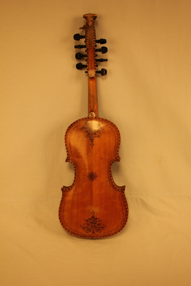 Hardingfele - Setesdalsmuseet / DigitaltMuseum