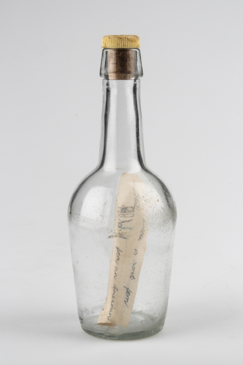 Flaske - Norsk Oljemuseum / DigitaltMuseum