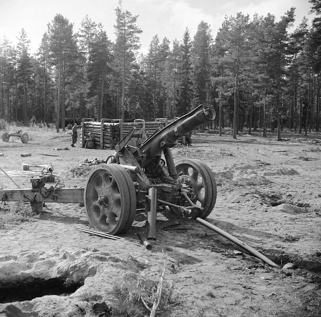 Haubits m/1939. 15 cm. Pjässprängning, Skillingaryd. A 6 - Miliseum ...