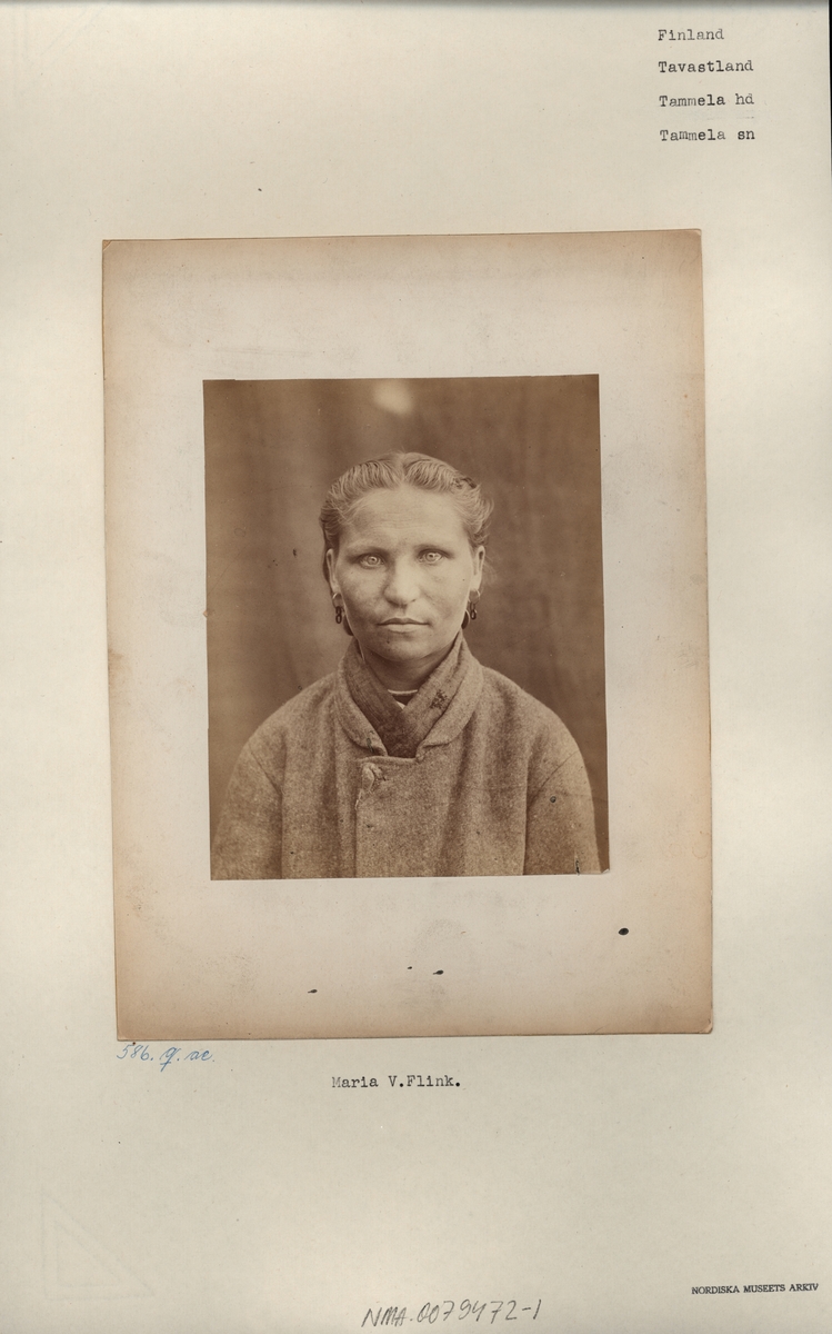 "Finska folktyper". Porträtt av Maria V. Flink, Tammela, Tavastland ...