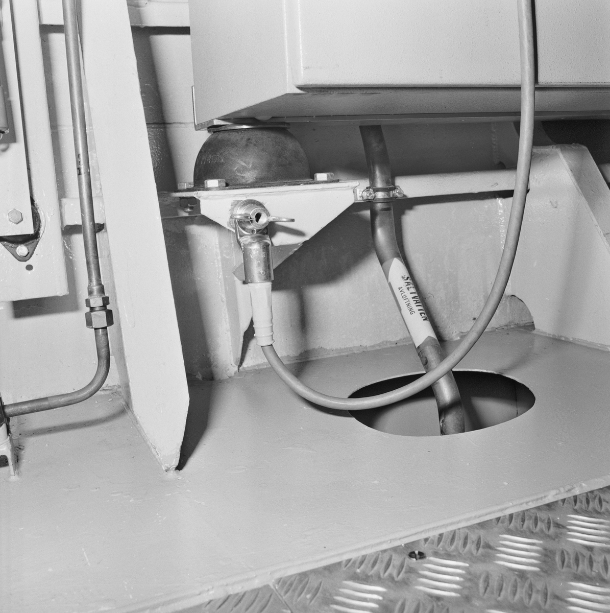 Kkv Göteborg mask.rum maskcentral och bryggan - Marinmuseum ...