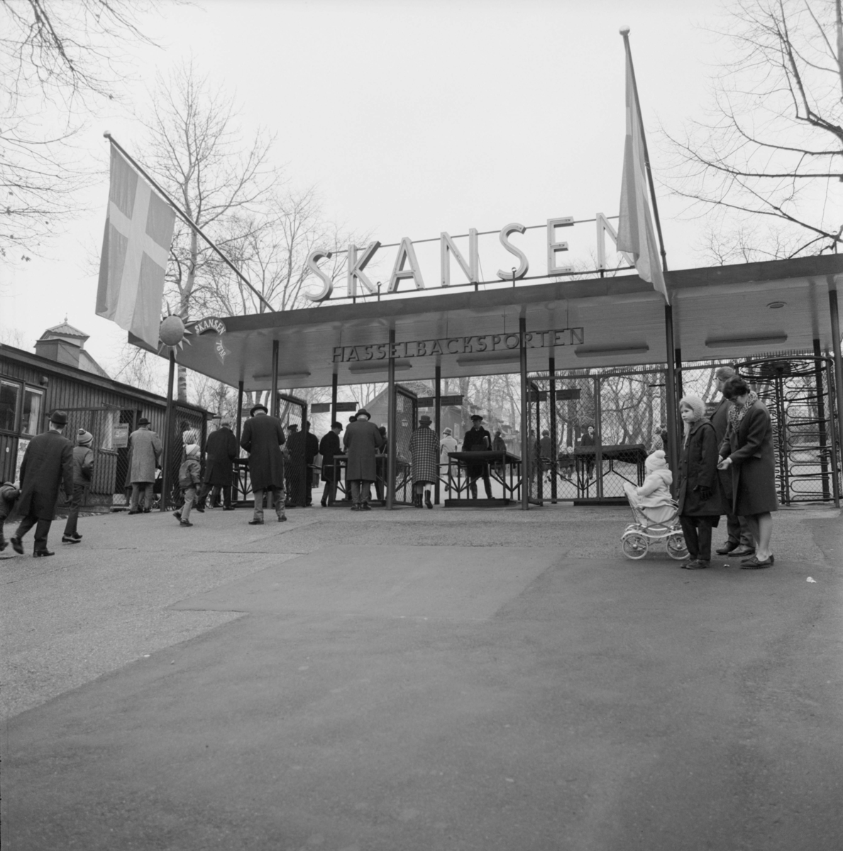 2:a Advent Skansens julmarknad. Skansens entré, Hasselbacksporten ...