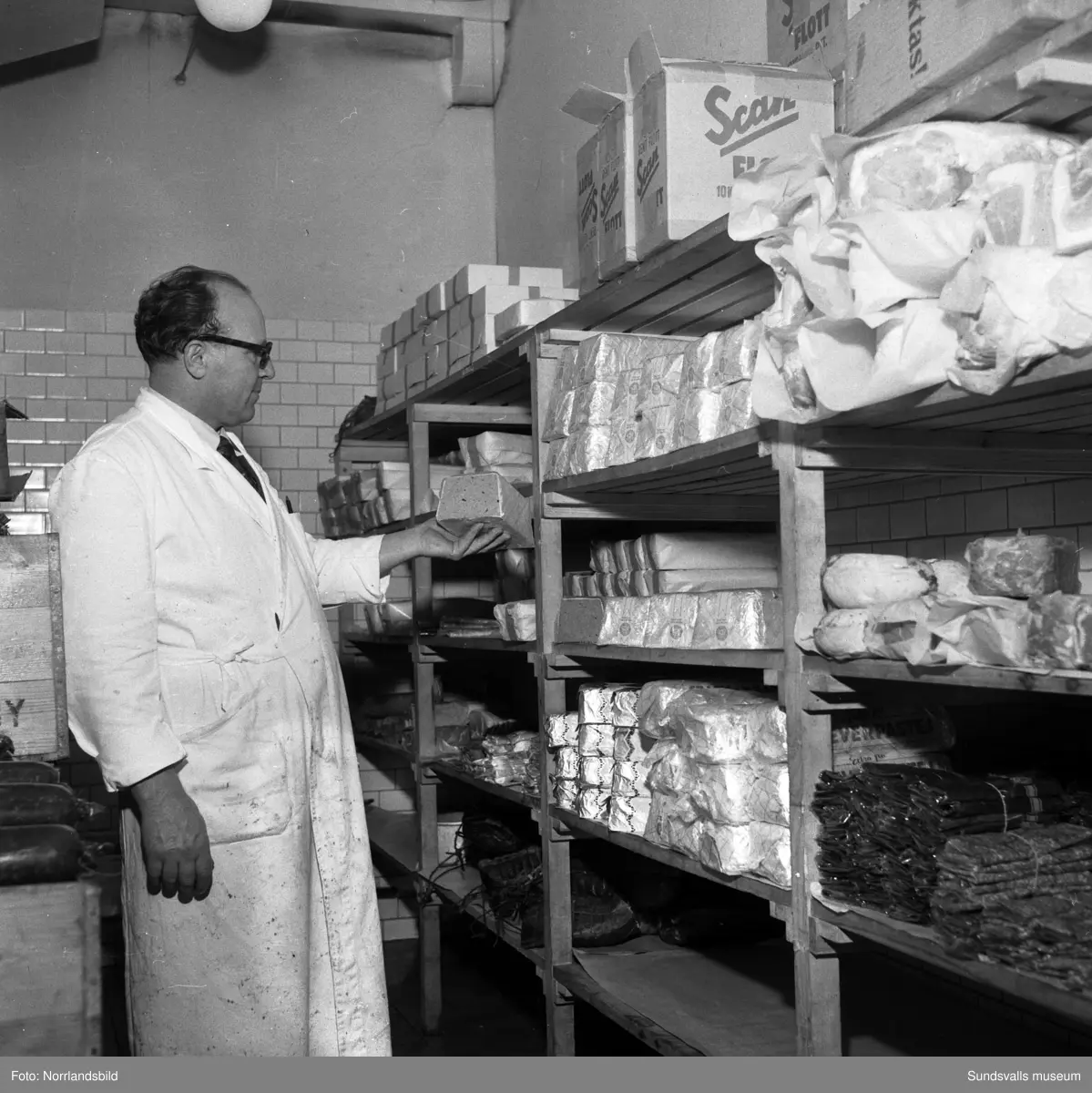 Bilder från verksamheten på Slakteriföreningens anläggning i Nacksta ...