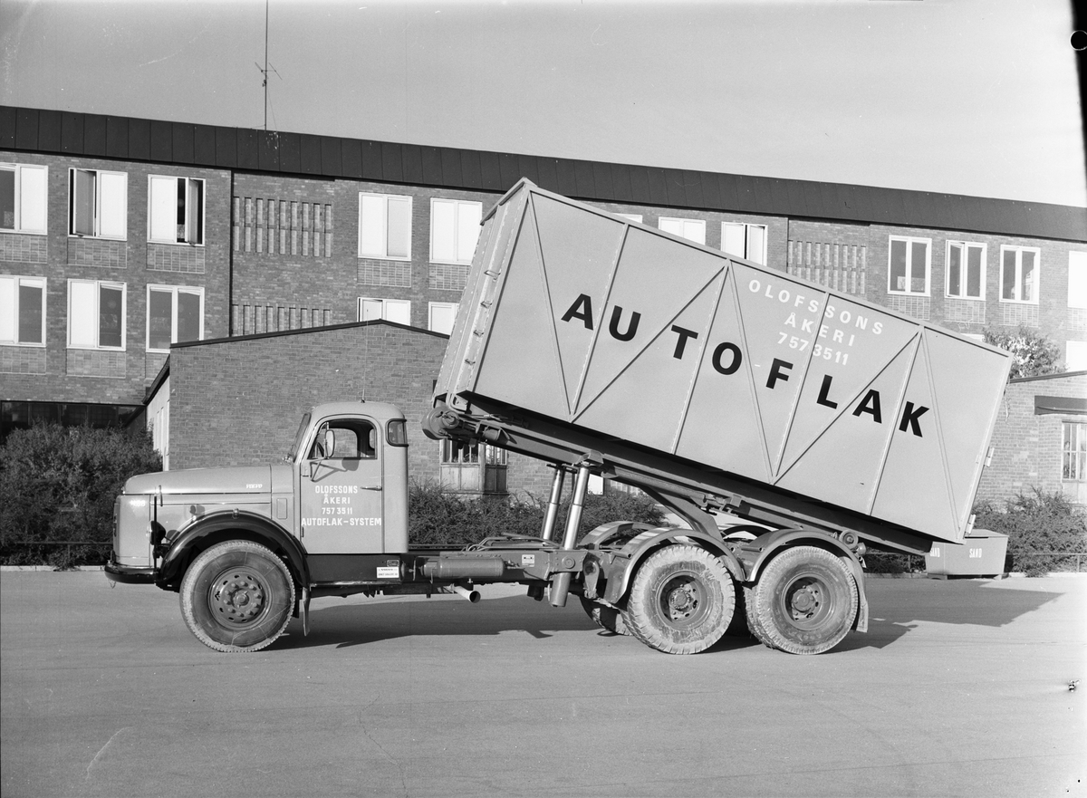 Volvo, Göteborg? Lastbil med container. "Autoflak". - Tekniska museet ...
