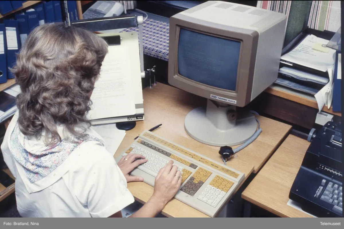 Datamaskiner arbeidssituasjon Norsk Data - Norsk Teknisk Museum ...