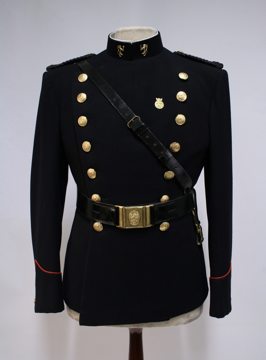 Politiuniform M/1935 - Justismuseet / DigitaltMuseum