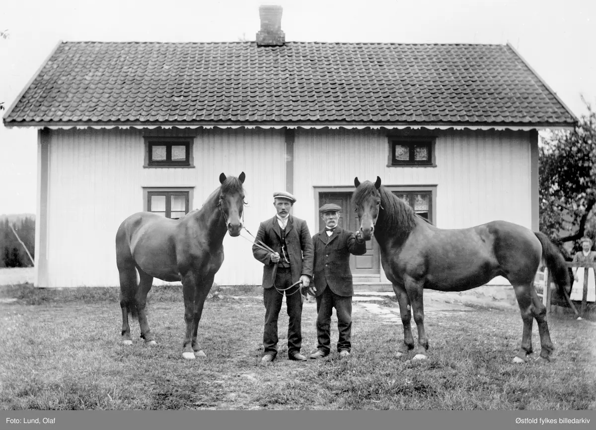 Lund øvre i Båstad 1913. Til venstre Theodor Lund (sønn) og Gunnar Lund ...