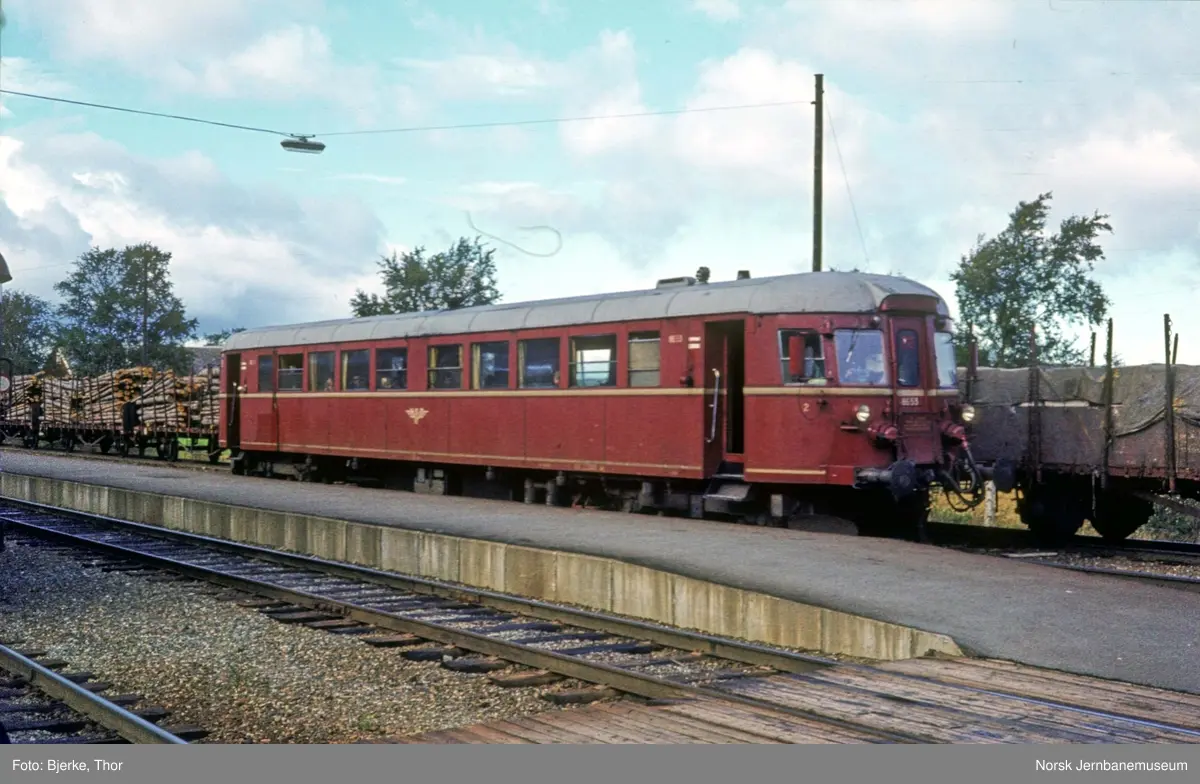 Motorvogn BM 86 53 i lokaltog 2411til Stjørdal på Hell stasjon - Norsk ...