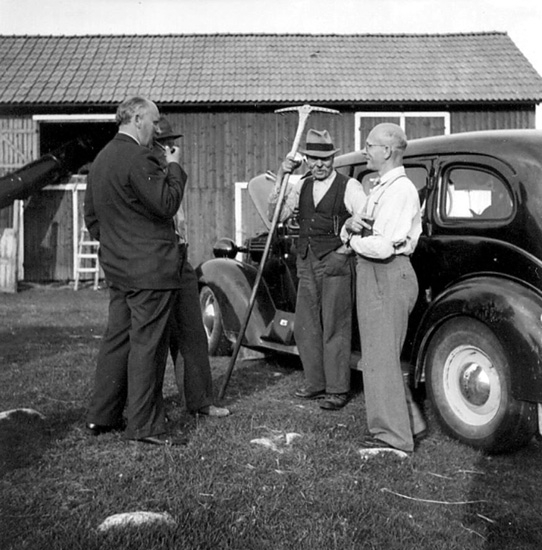 Från vänster: Julius Mägiste professor Emil Henriksson f. 1874 i ...