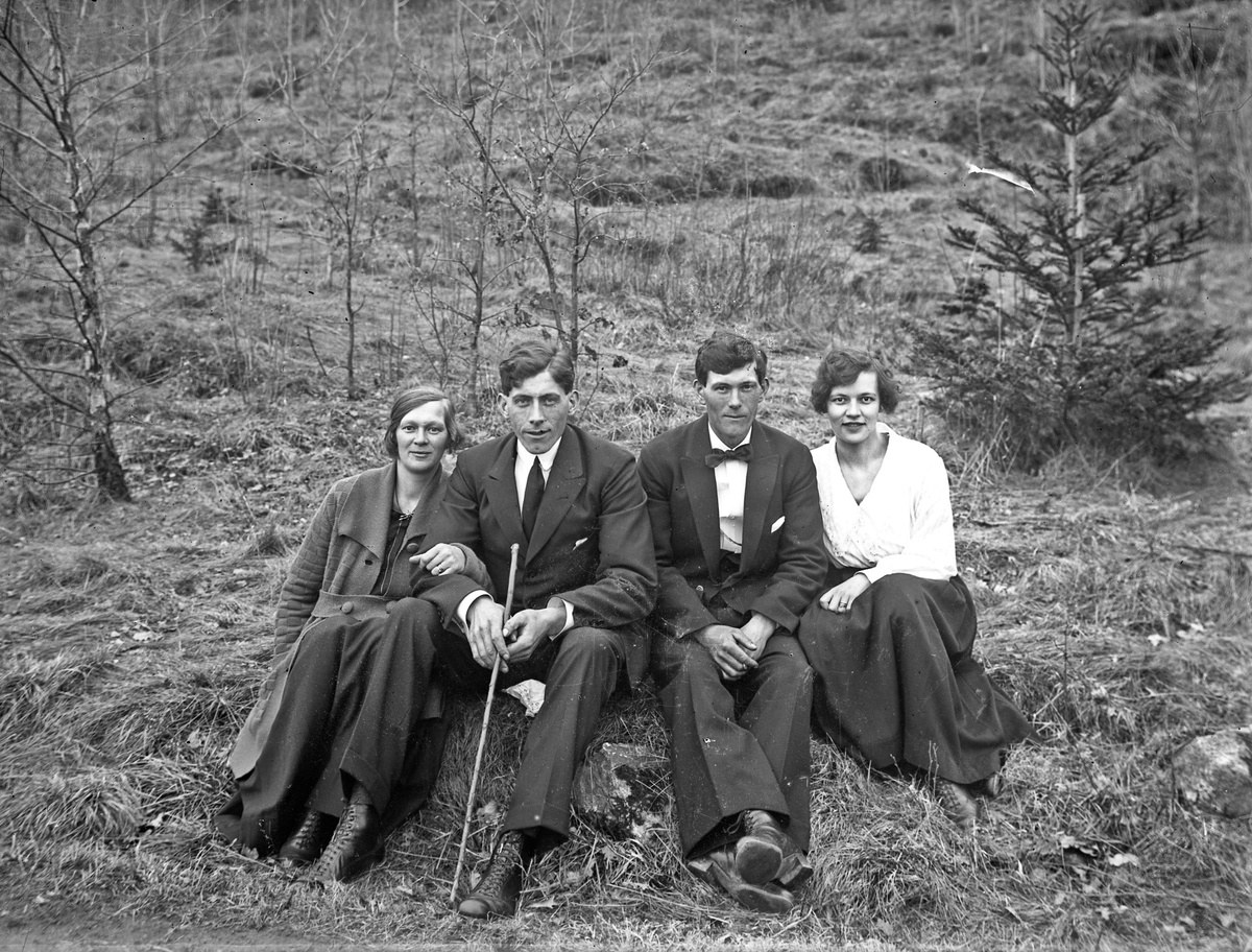 Artur Lindberg (vänster) och brodern Erik Lindberg med respektive ...