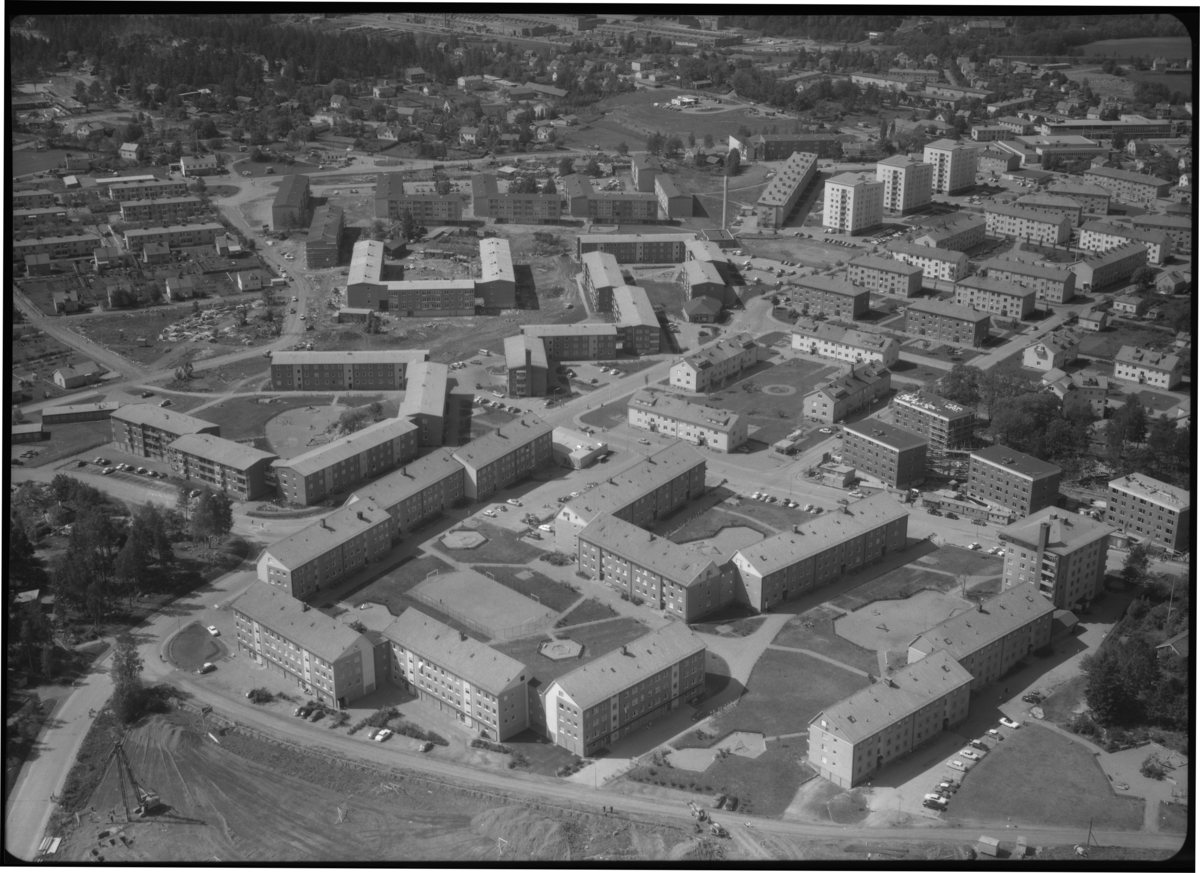 Flygfoto över Hallstahammar. - Västmanlands läns museum / DigitaltMuseum