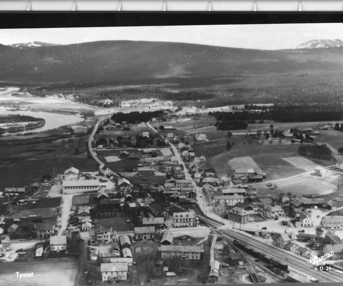 Flyfoto, Tynset sentrum. - Anno Musea i Nord-Østerdalen / DigitaltMuseum