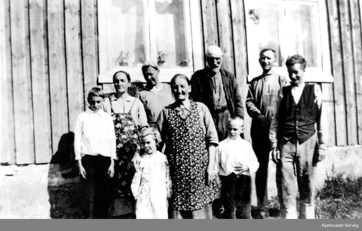 Nærøy, John Tangen, Marta Tangen, Olga Tangen, Laura Jakobsen, Marie ...