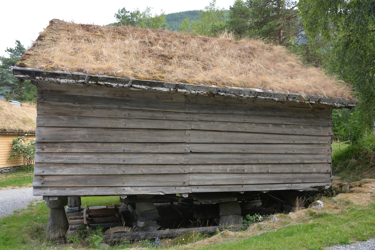 Stabbur - Nordfjord Folkemuseum / DigitaltMuseum