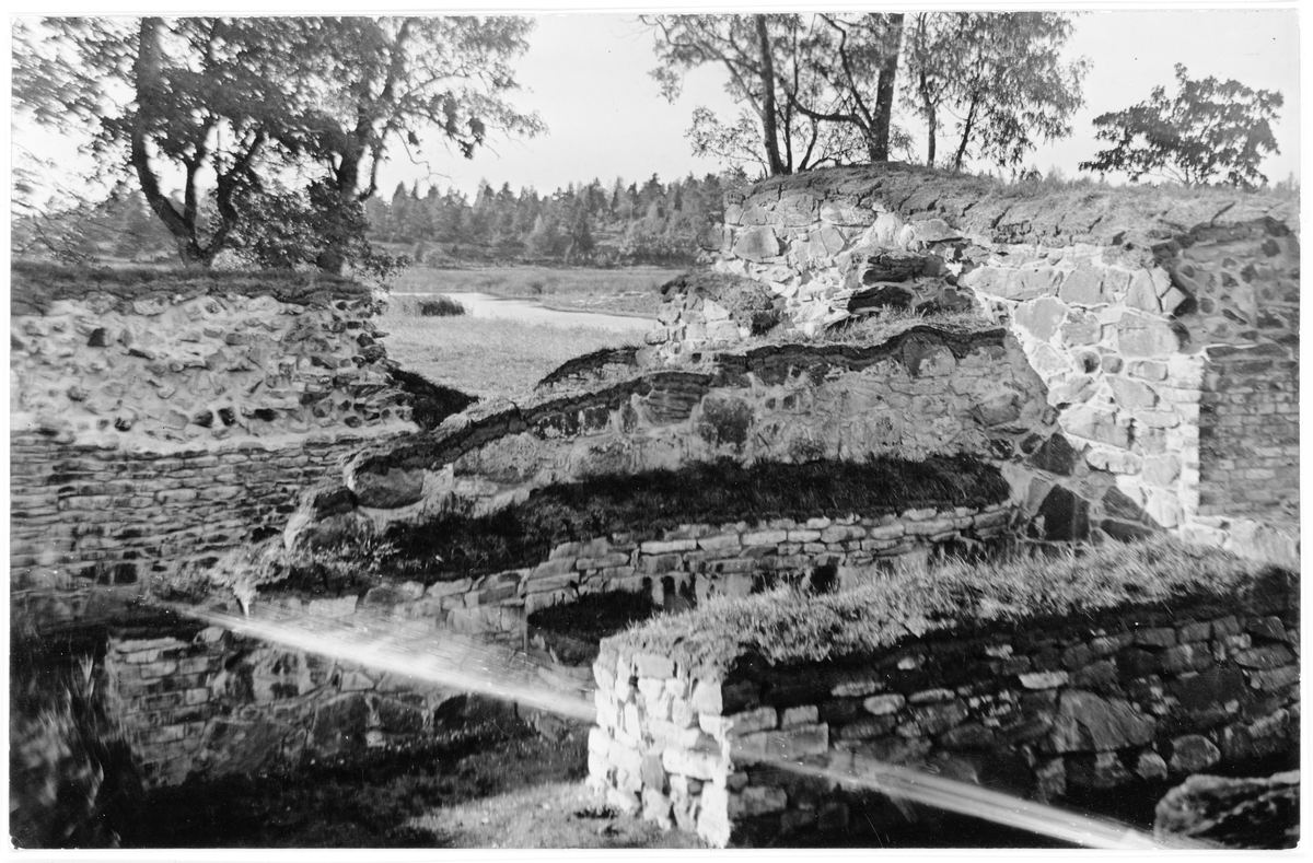 Lindholmens slottsruin - Västergötlands museum / DigitaltMuseum