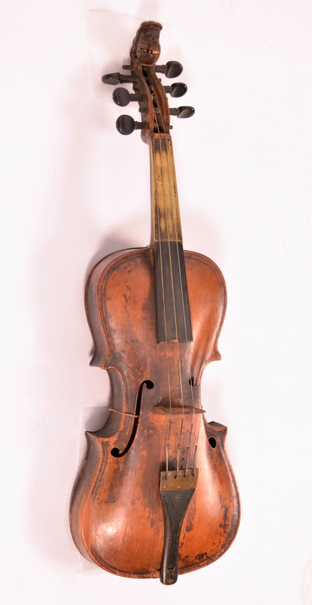 Hardingfele - Valdres Folkemuseum / DigitaltMuseum