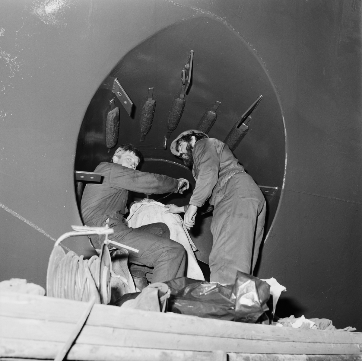 Arbetsbilder på Baltic Print i botten och maskinrum - Marinmuseum ...