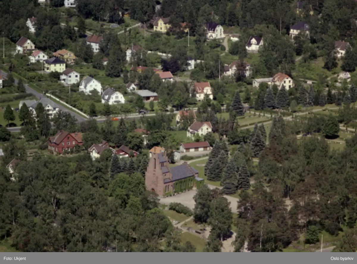 Nordstrand kirke. (Flyfoto) - Oslo byarkiv / DigitaltMuseum