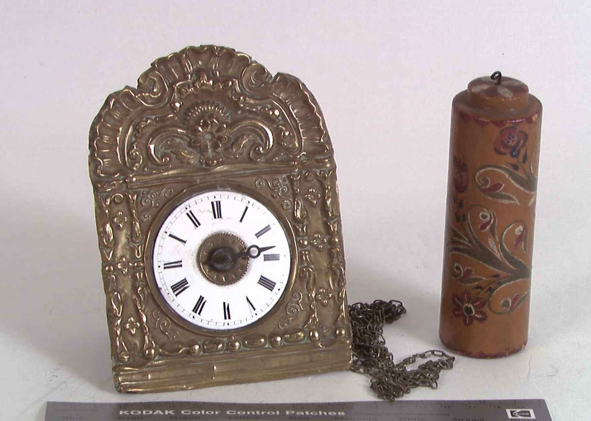 Veggur med lodd - Norsk Folkemuseum / DigitaltMuseum