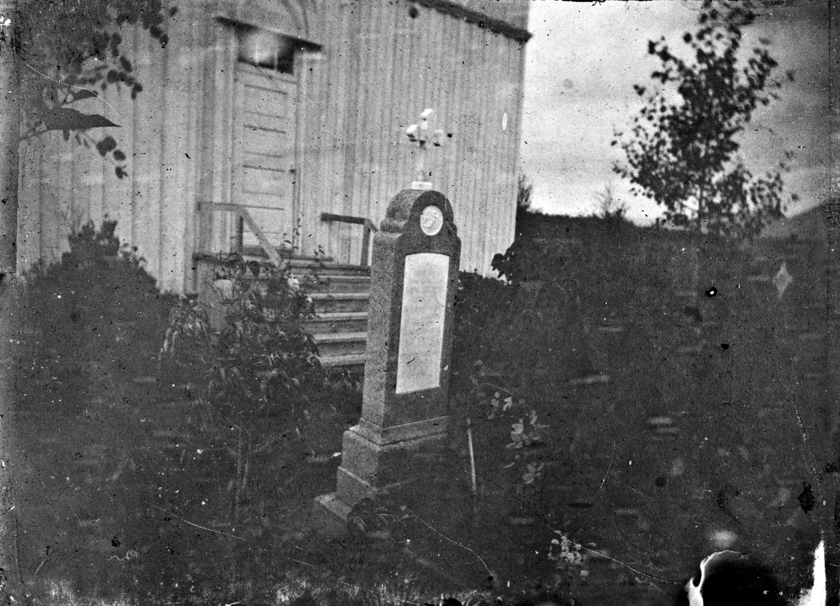 Gravminne, Fyresdal, Telemark, over lensmann Lars Abraham Rasmusson ...