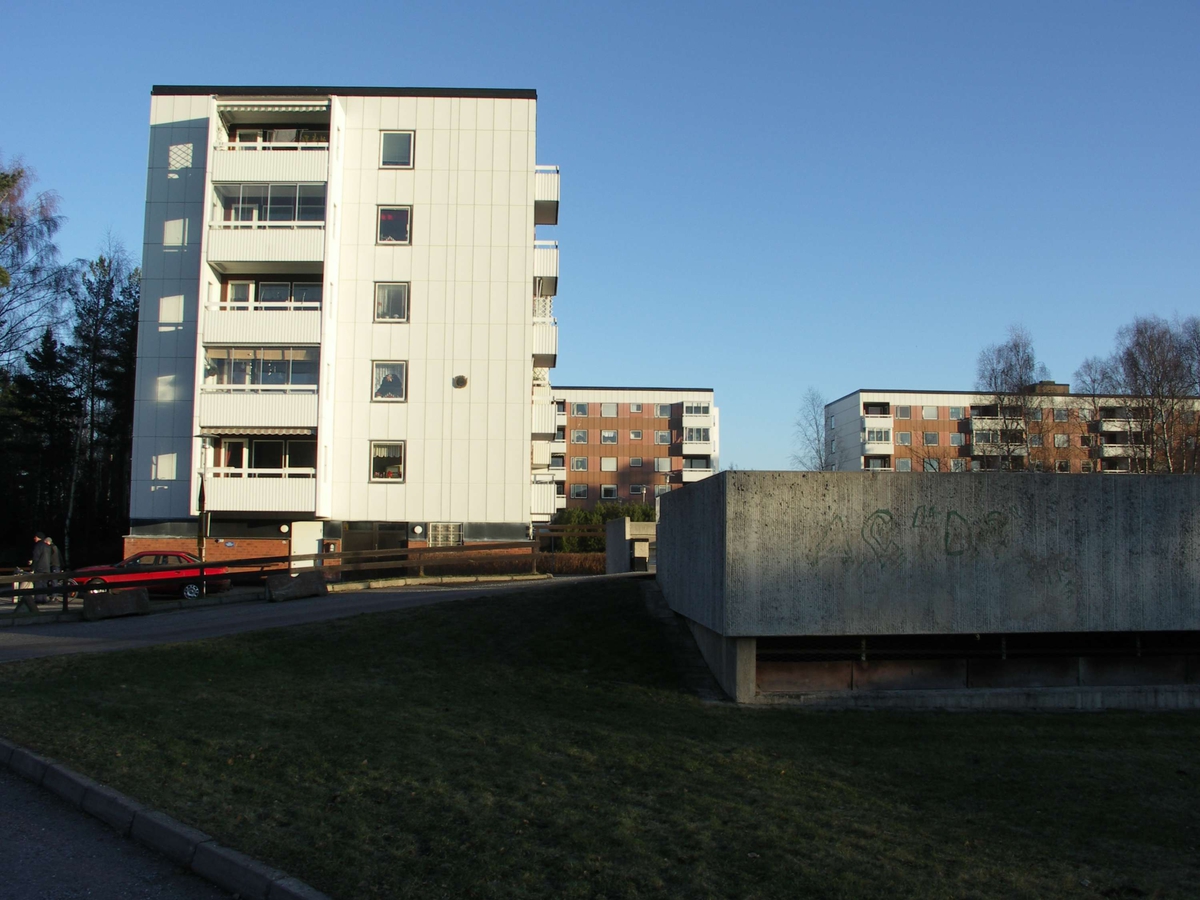 1970-talsbebyggelse i stadsdelen Gottsunda, Uppsala 2006 ...