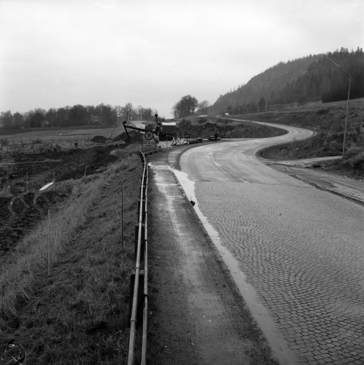 Det var inte länge sedan landets viktigaste väg var belagd med gatsten ...