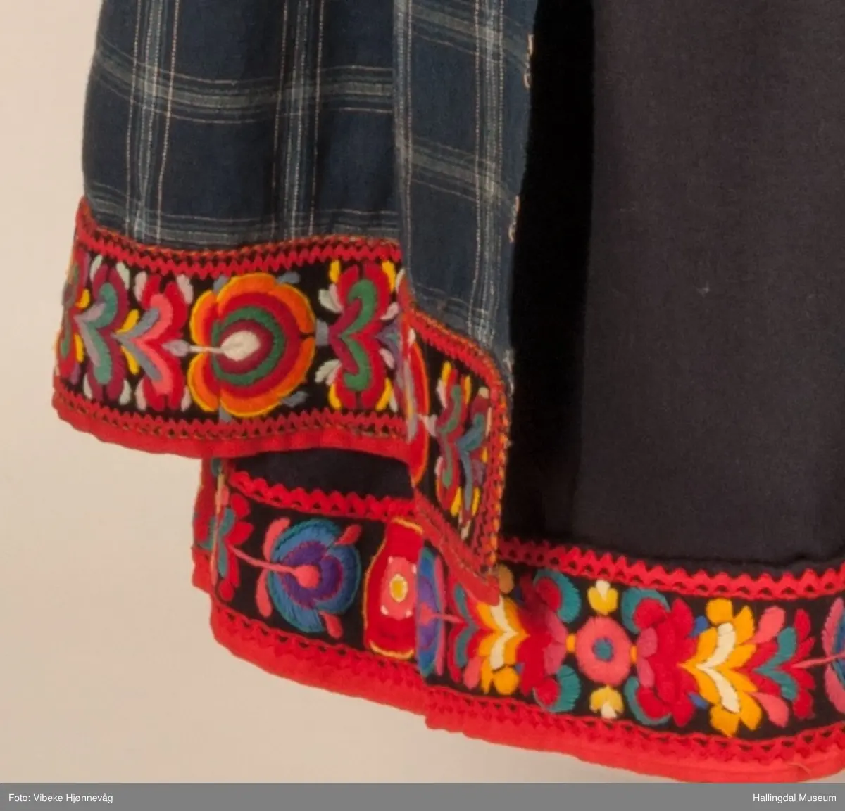 Bunad - Hallingdal Museum / DigitaltMuseum