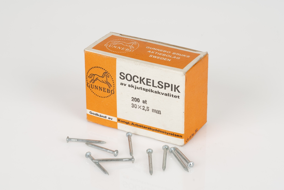 Spiker i eske - Museene i Akershus / DigitaltMuseum