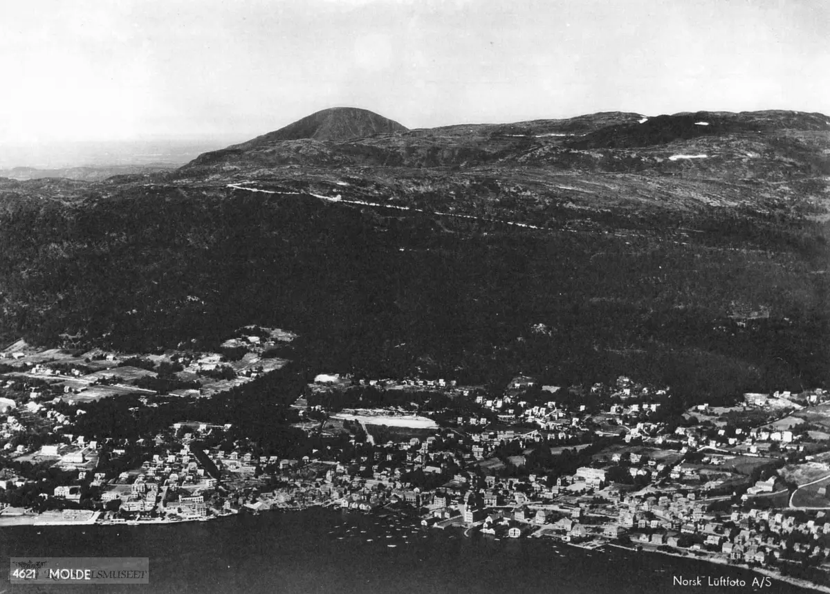 Molde, Sentrum, Flyfoto Molde med Vardeveien, . - Romsdalsmuseet ...