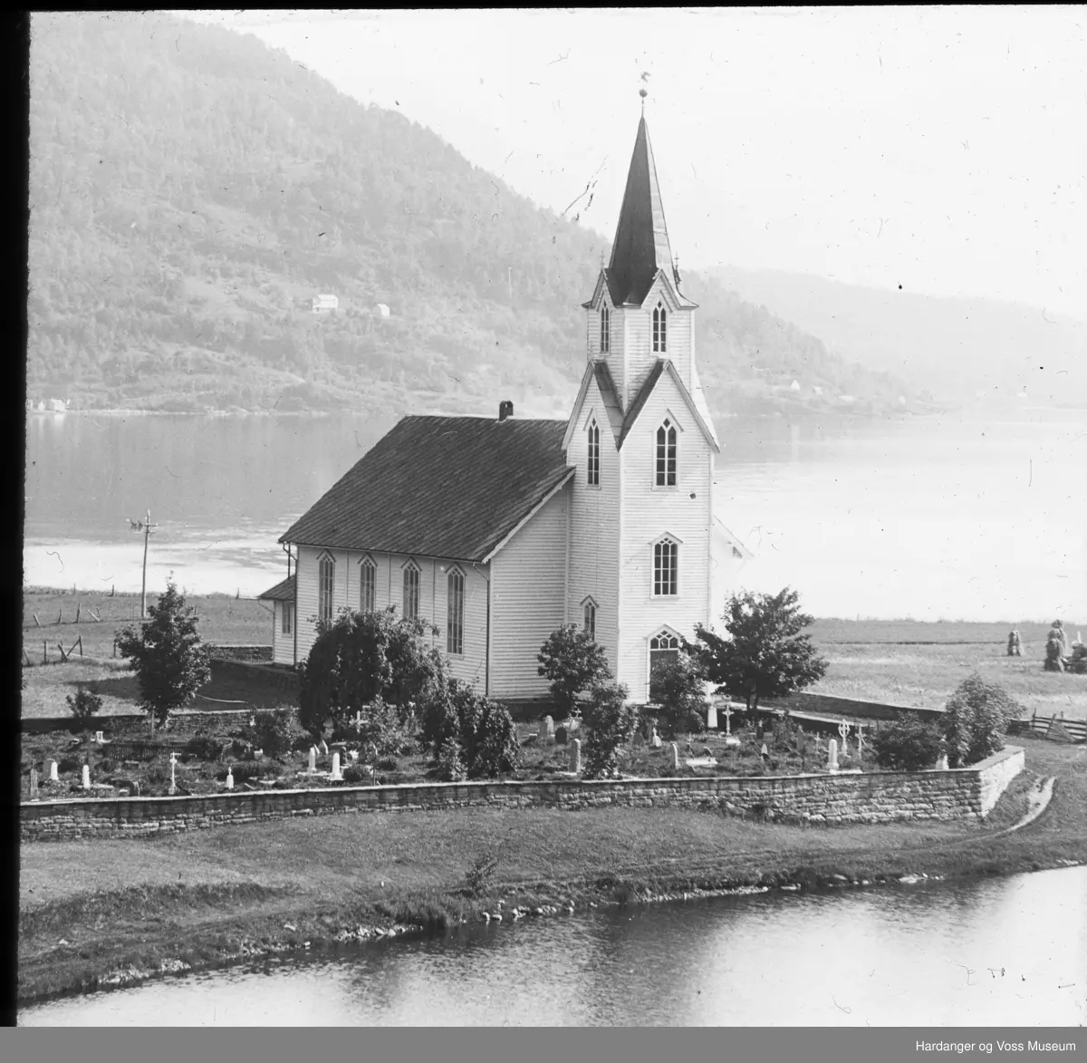 Strandebarm kyrkje - Hardanger og Voss Museum / DigitaltMuseum