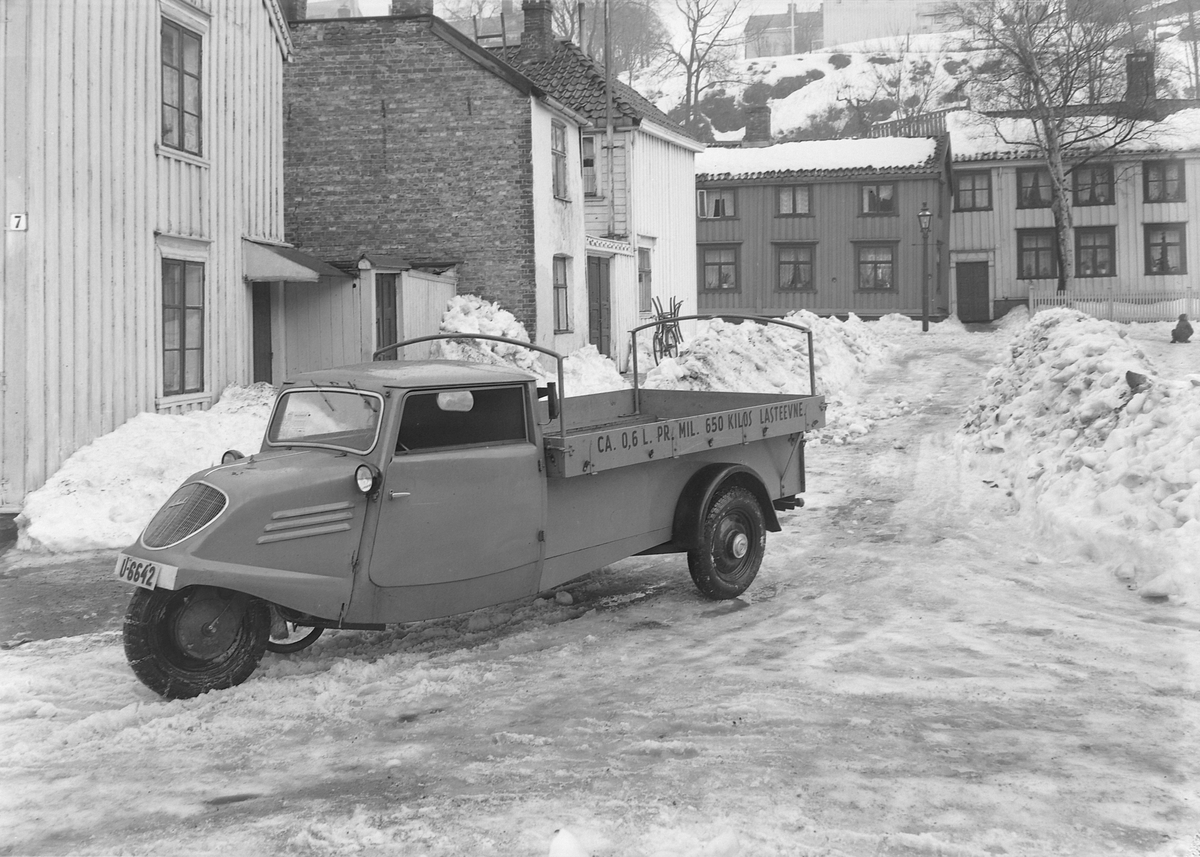 Tempo Hanseat bygd av Vidal & sønn i Hamburg. Fotografert for Ernst ...