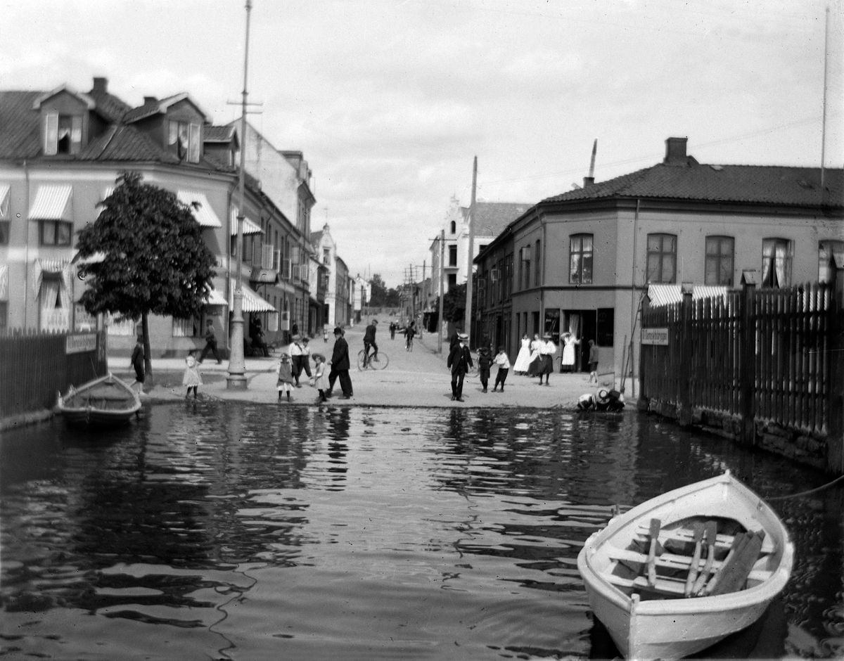 Flom i Mjøsa 1927, Victoriaundergangen, Strandgata, Enggata, gateparti ...